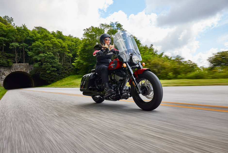 Indian Super Chief Dark Horse – Premium Cruiser | BikeWorld.fi