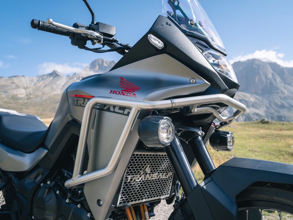 Honda XL750 Transalp - Adventure - Honda - Moottoripyörät - Bike & Boat World