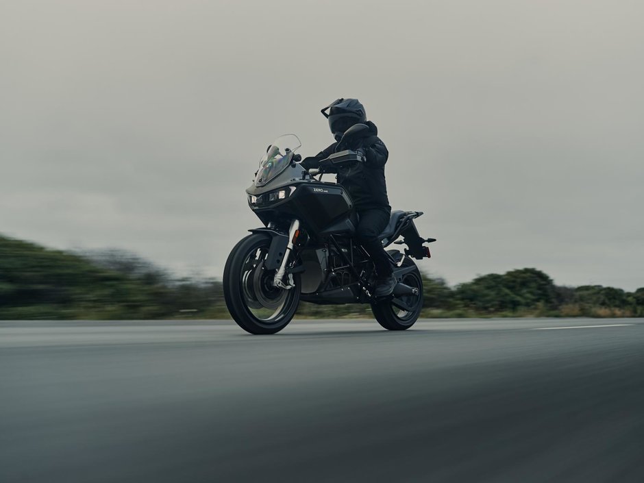 Zero DSR/X -sähkömoottoripyörä | bikeworld.fi